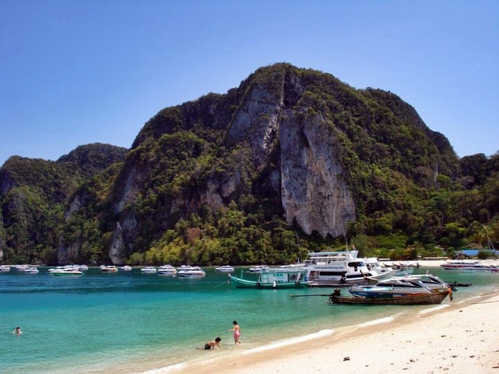 Phuket, Mutiara Laut Andaman - Panorama Magazine